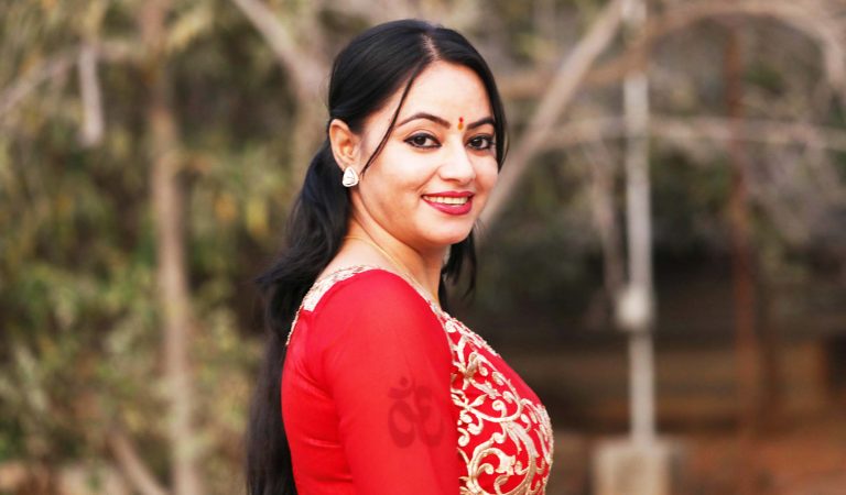 Indian Actress Madhuchanda Promoting a Temple Bangalore : Making Video ...